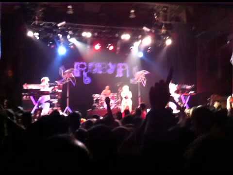 Robyn - Hang With Me - YouTube