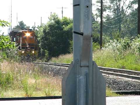 PNWR 3005 leading the Hillsboro Switcher - YouTube