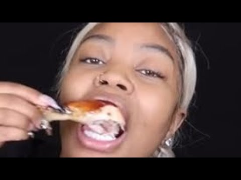Eat with Que falling in love with chicken for 4 minutes straight - YouTube
