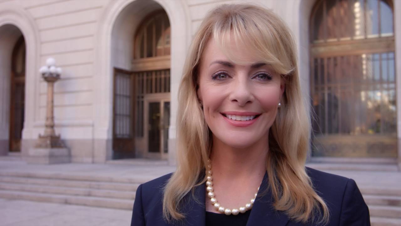 Judge Melissa Powers - YouTube