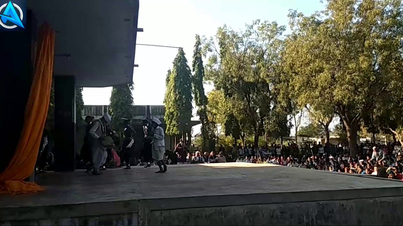 Shah N.p.highschool undhai..આદિવાસી નૃત્ય - YouTube