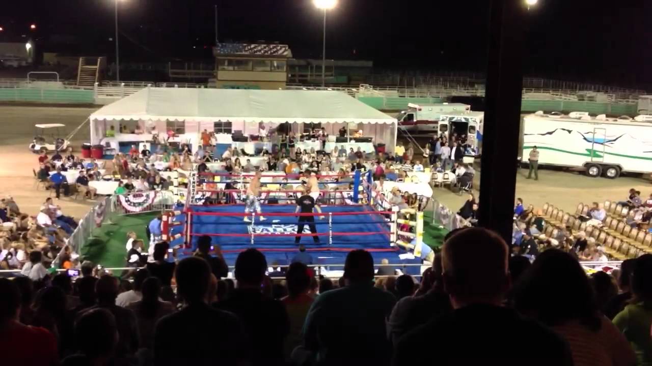 Buckets mma fight round 3 - YouTube