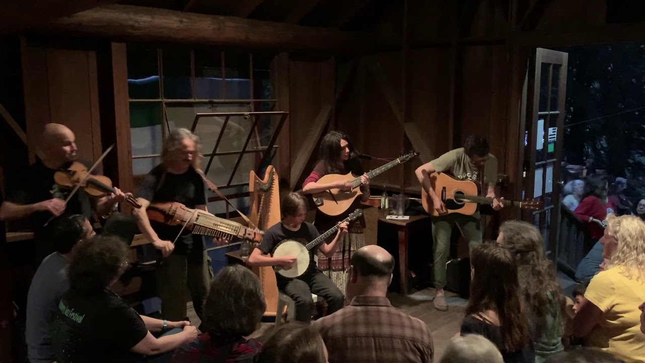 Balkanpolska by New World String Project - YouTube