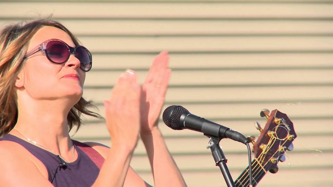 Common Ground 714 - Musician Amanda Grace Segment - YouTube