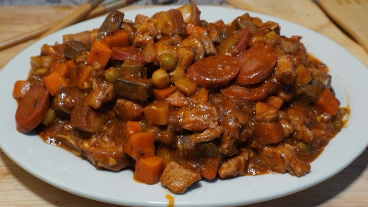 FAMOUS DISH IN FILIPINO FIESTA HANDAAN, PORK MENUDO! ️💯 - YouTube