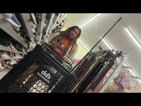 Pretty Milf Couldn’t Stop Looking At The Print 🤩😳