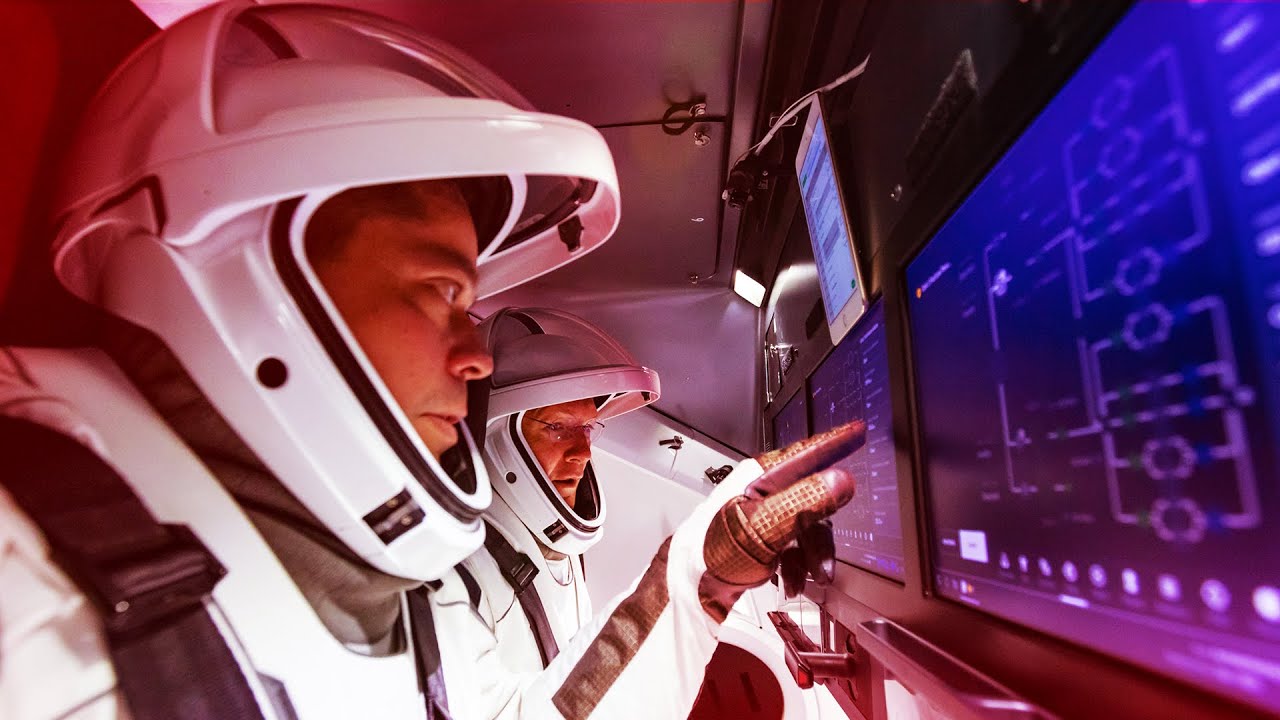 How a touchscreen controls SpaceX's new spacecraft - YouTube