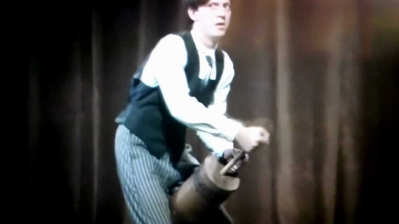 Guy having a good time on VO5 advert - YouTube