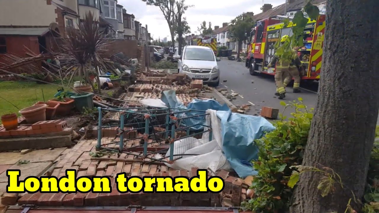 Tornado in London | terrifying tornado damages homes in East London ...