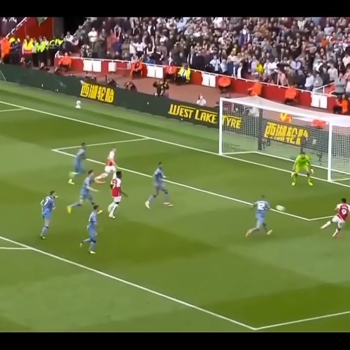 Incredible Goalkeeper Saves 🔥🧤 #football #goalkeepersaves - YouTube