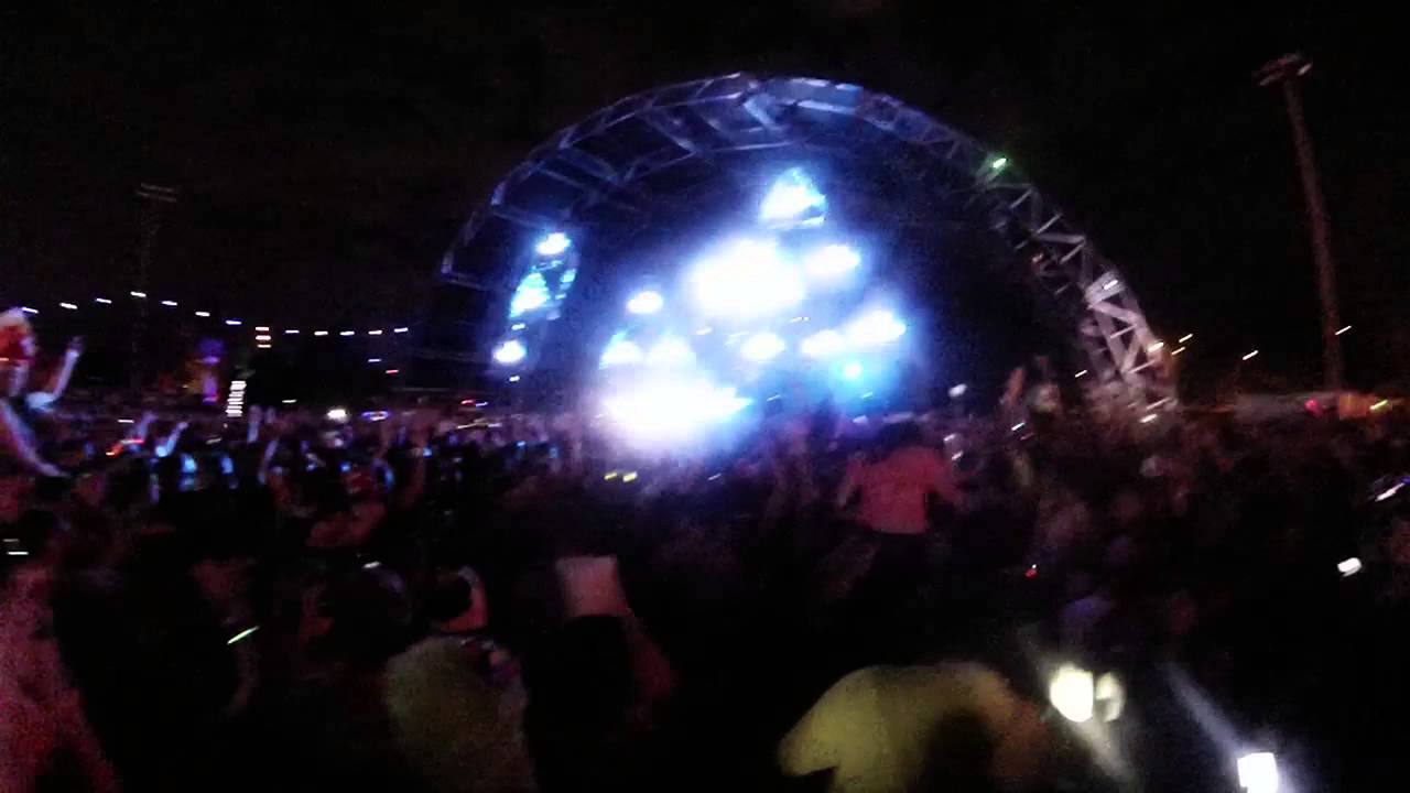 Showtek @ EDC Orlando 2013 - YouTube