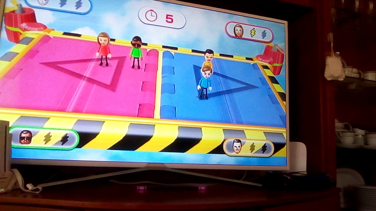 Wii party Dicey Descent - YouTube