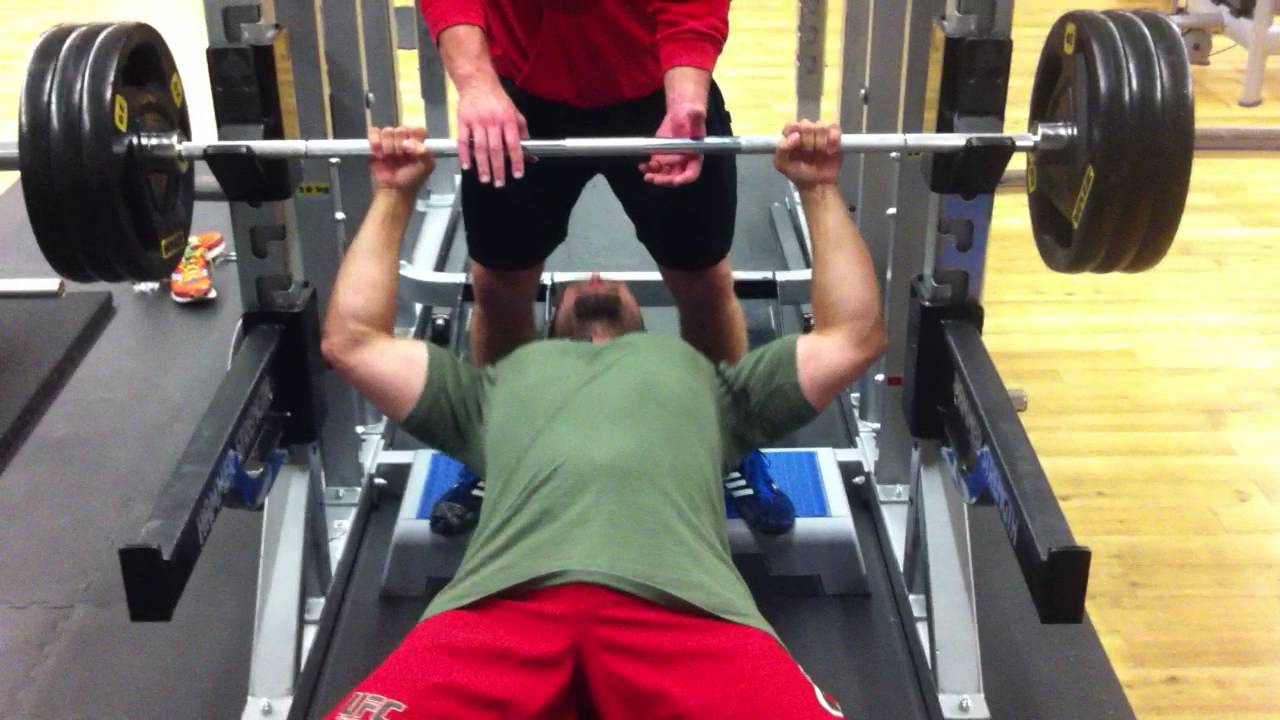 Bench Press 140kg Fail - YouTube