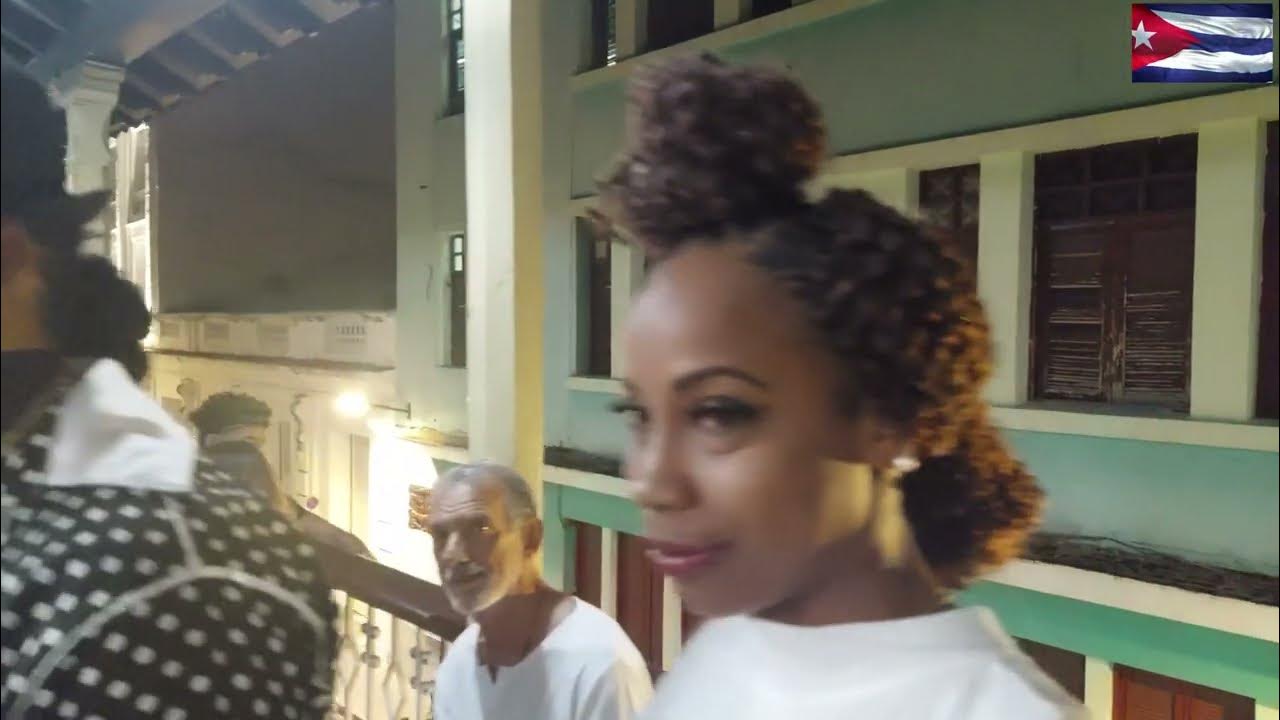 Que pasa la noche en Cuba en la Casa de la Trova de Santiago? Sonora Santiaguera de Dinza - YouTube