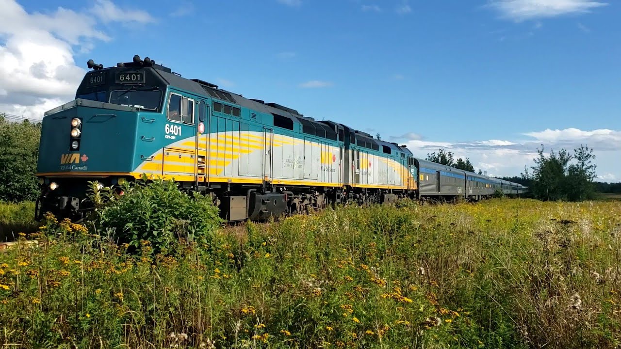 VIA 15 at Memramcook, NB August 24 2022 - YouTube