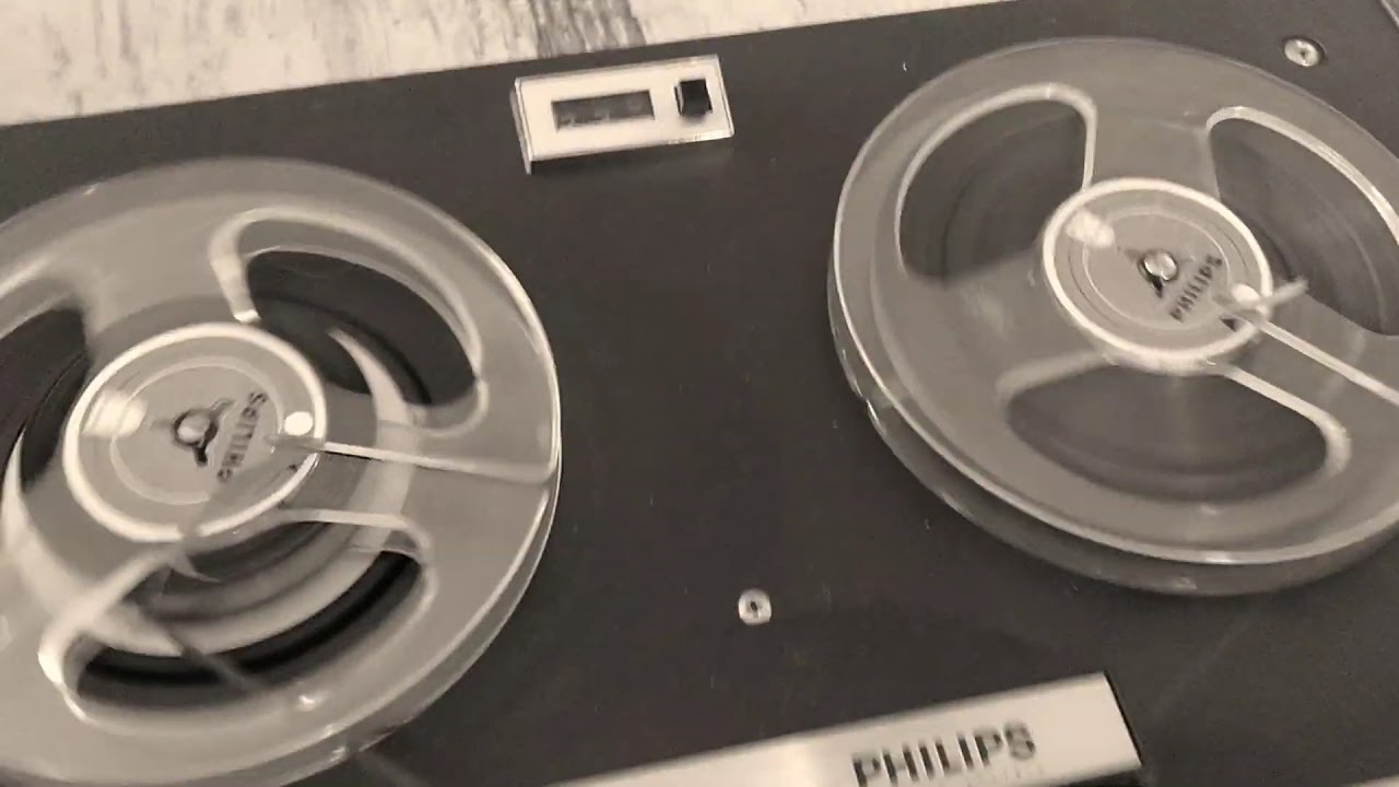 R.G.T: Philips N4308 TAPE RECORDER - YouTube