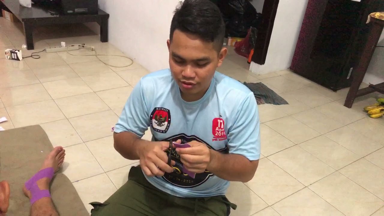 Tutorial cara pemasangan kinesiologi tape/taping pada cedera engkel ...