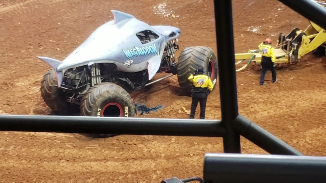 Monster Jam Mississippi Coast 2020 - YouTube