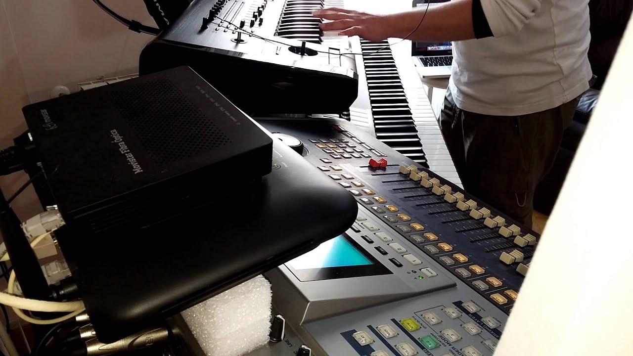 KORG KRONOS vs MOTIF XF - accordion - YouTube