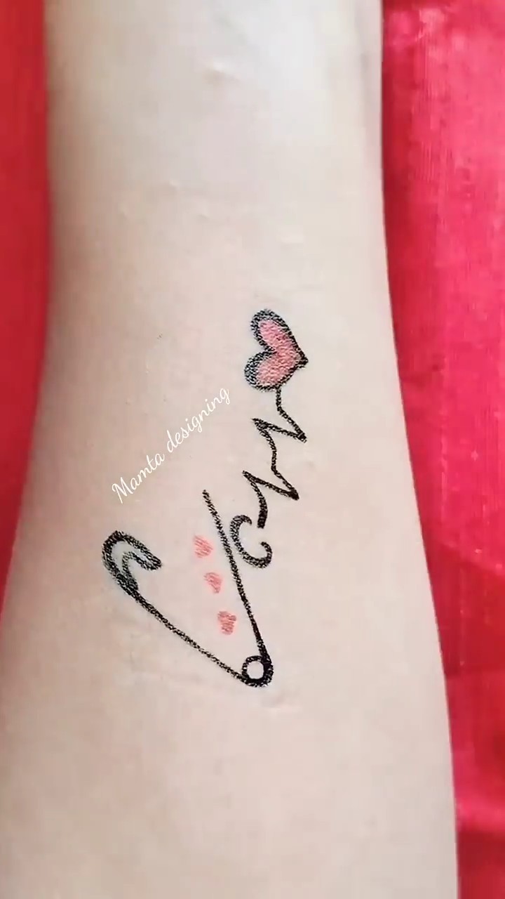 Septi pin Beautiful C letter tattoo designs ️😘#simple #easy #tattoo # ...