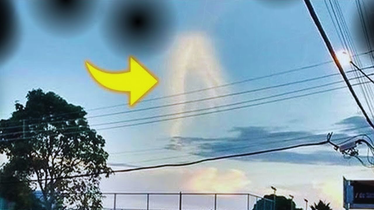 UNBELIEVABLE!!! MAN CAPTURES GOD WALKING ON THE CLOUDS! (REAL VIDEO ...