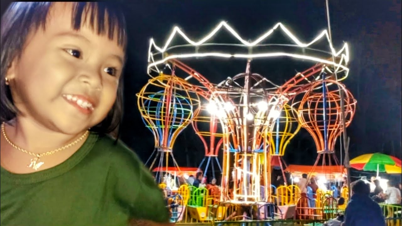 Bermain di pasar malam || naik permainan di pasar malam - YouTube