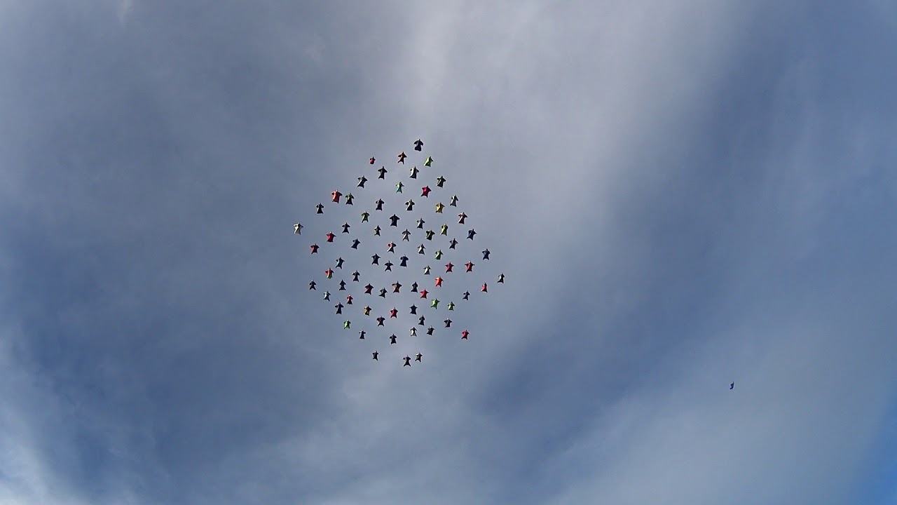 75 Way wingsuit formation World Record attempt - YouTube