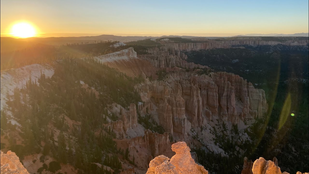 Sun setting over the horizon in Bryce Canyon, Utah - YouTube