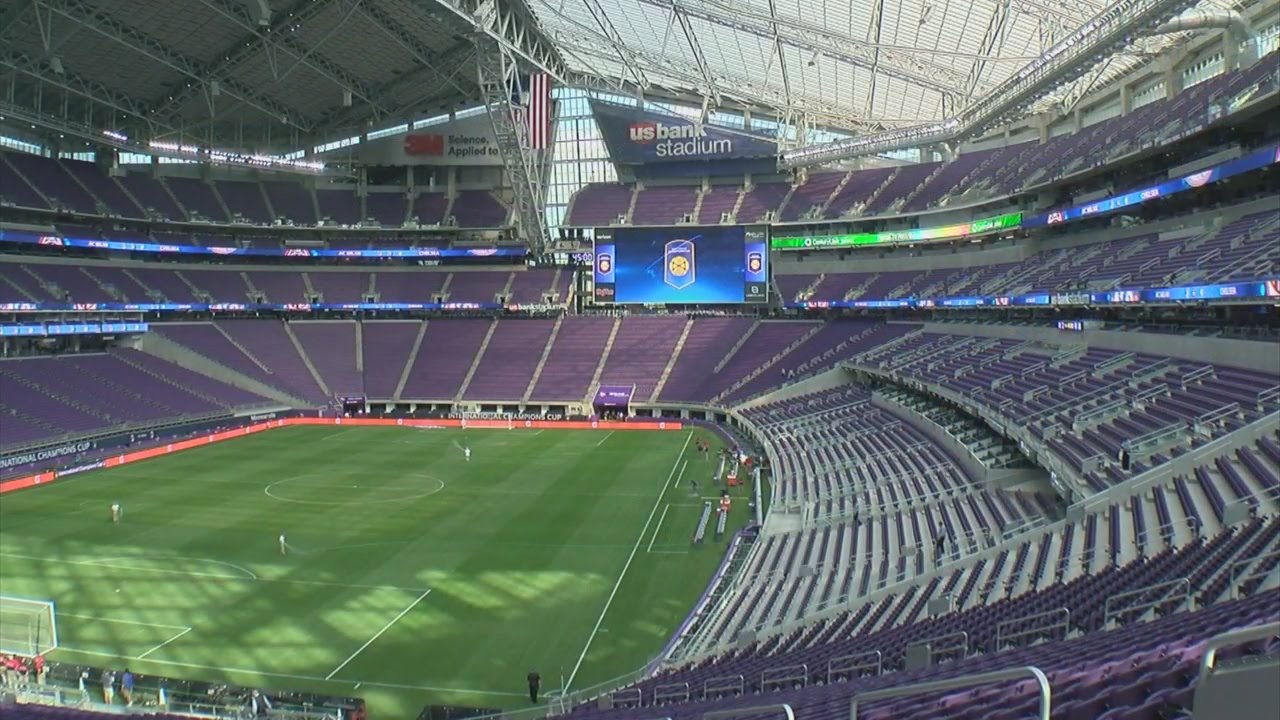 Fans Fill U.S. Bank Stadium For 1st Game - YouTube