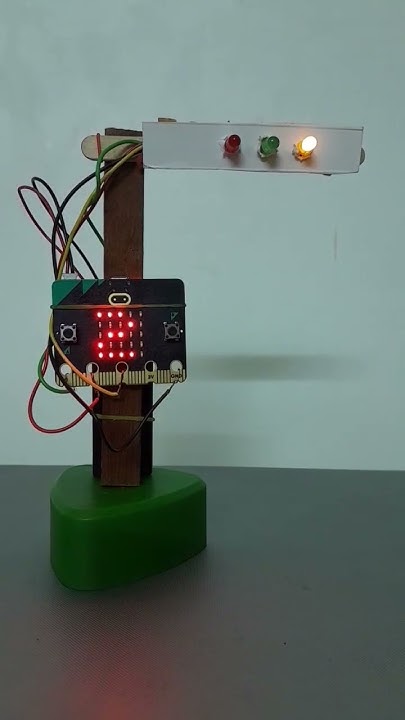 Traffic light system using microbit # microbit #Electronics #diy #blockcoding #scratch - YouTube