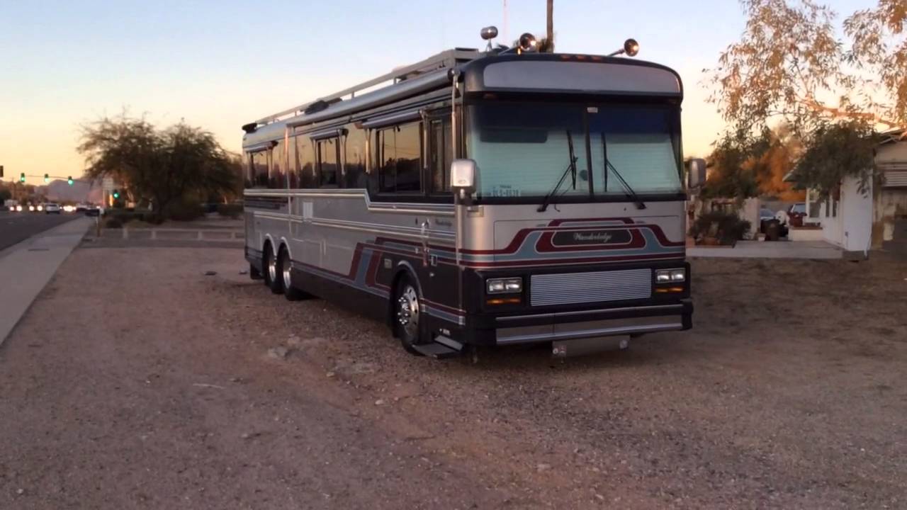 DETAILED THE BUS! HAPPY NEW YEAR! - YouTube