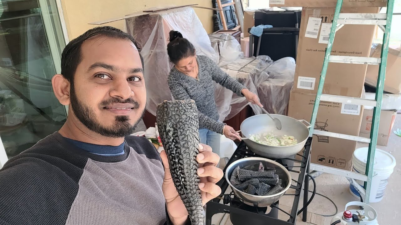 Cooking Smoke Hassa Curry (Armored Catfish) - YouTube