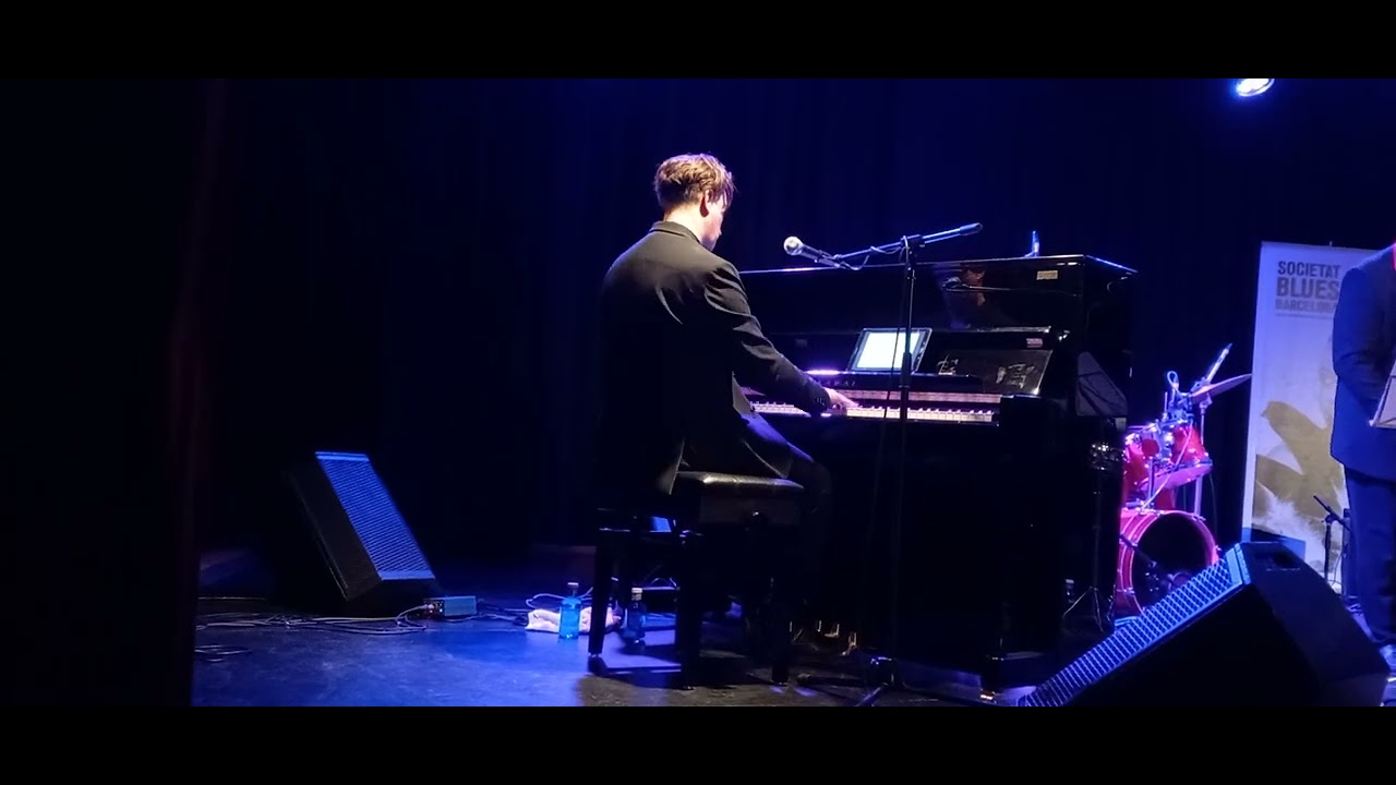 ENMA FERNÁNDEZ & AGUSTÍ BURRIEL AT CENTRE CULTURAL BELLVITGE GORNAL L´H ...