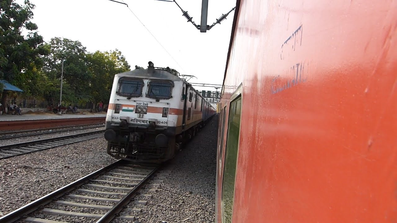 Rajdhani Overtakes Rajdhani || Mumbai Rajdhani Express overtakes NZM ...