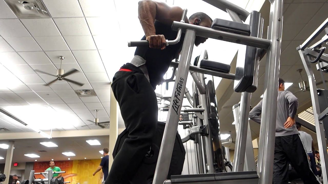 225 LBS OFFICIAL PERSONAL RECORD | SUPER HEAVY WEIGHTED DIPS - YouTube