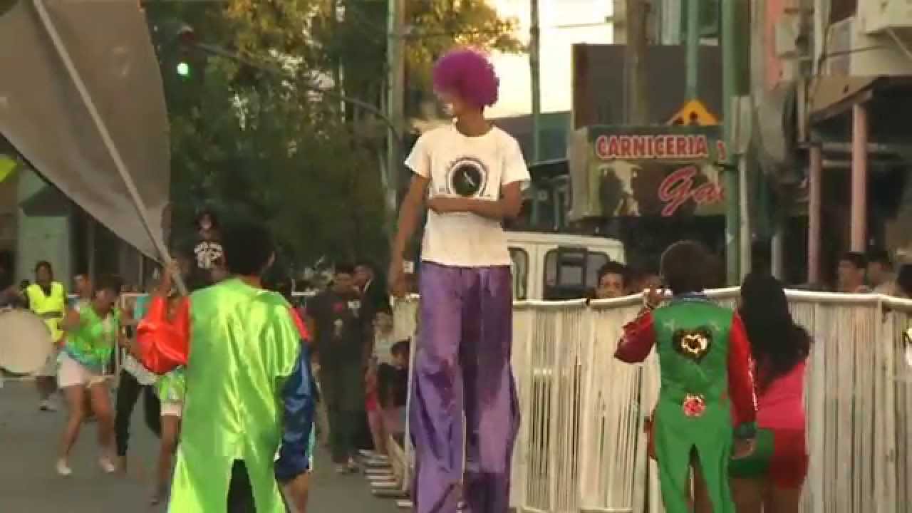 Festejo de Carnavales en la Villa 21-24 - YouTube