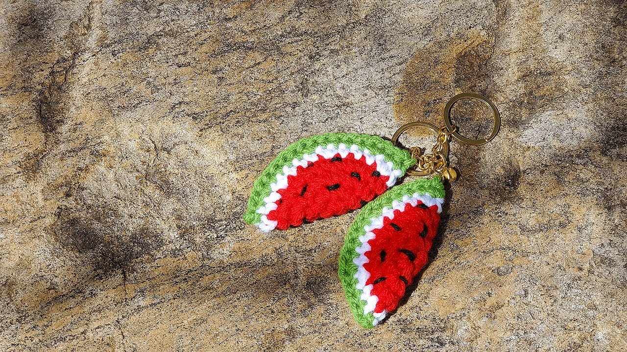 Watermelon Keychain Crochet Pattern 🍉 Easy Step By Step Crochet Pattern ...