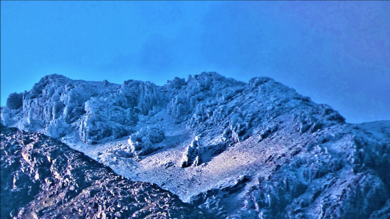 Aalwyne en ligte sneeuval op die Swartberge - YouTube