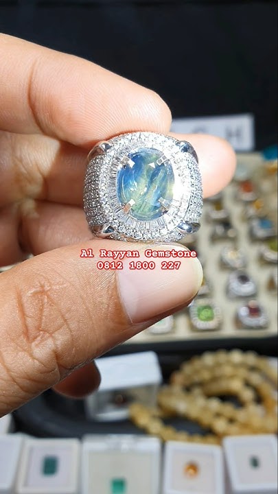 Natural Bi Color Sapphire (Heated) WGL 3.12ct Perak MicroTepper Dim.10.22x7.69x4.41mm - YouTube