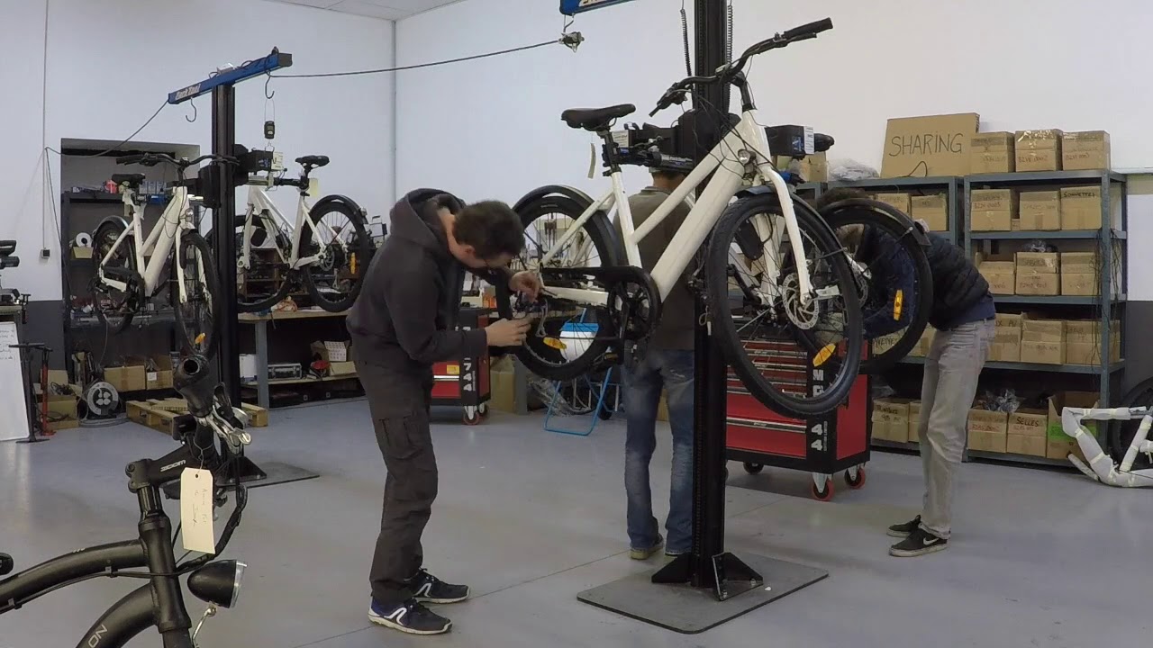 Montage vélo électrique b2ebike - YouTube