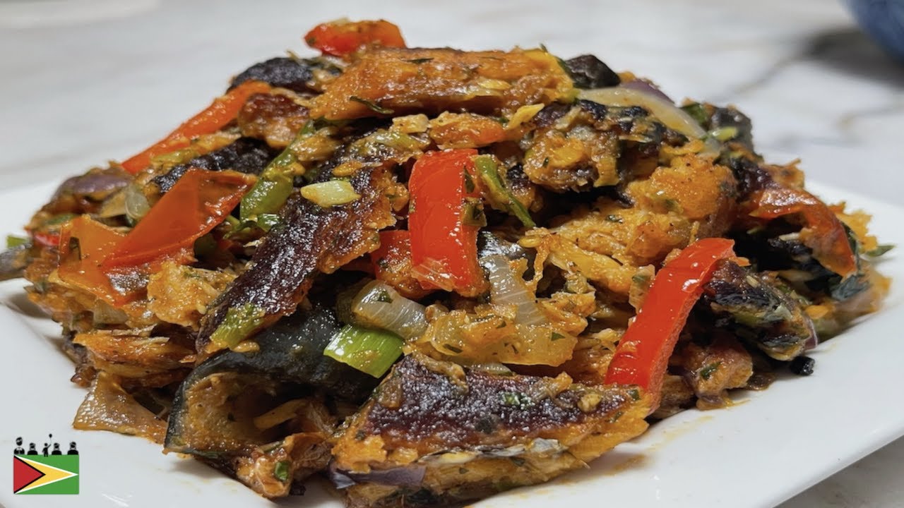 🇬🇾 Guyanese Stewed Smoked Fish 🇬🇾 - YouTube
