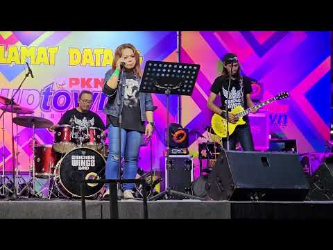 KAU KUNCI CINTAKU DALAM HATIMU 💕💕 Cover by Chicken wings band