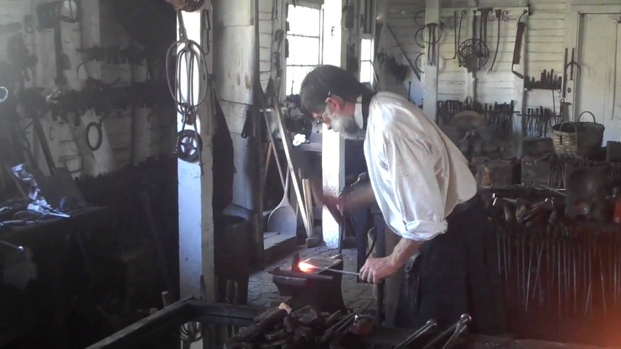 Blacksmith Making Nails at Colonial Williamsburg - YouTube