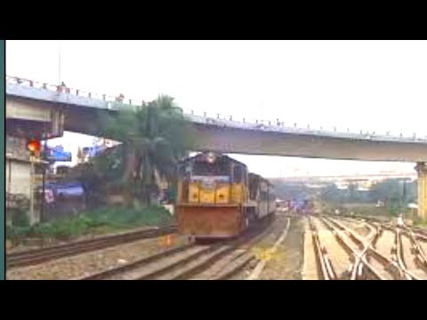 JAMALPUR Commuter Train Crossing slowly Joar- Sahara Railgate 🌴/ BR ...