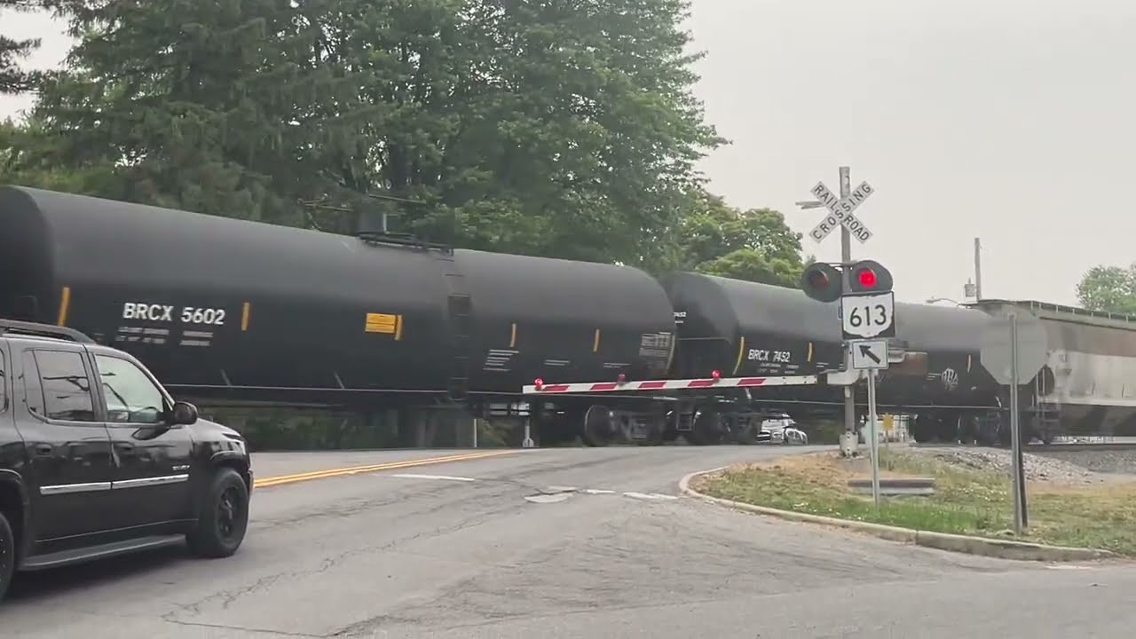 BNSF 7744 Leads Manifest, West | Main St. (OH-613) Railroad Crossing ...