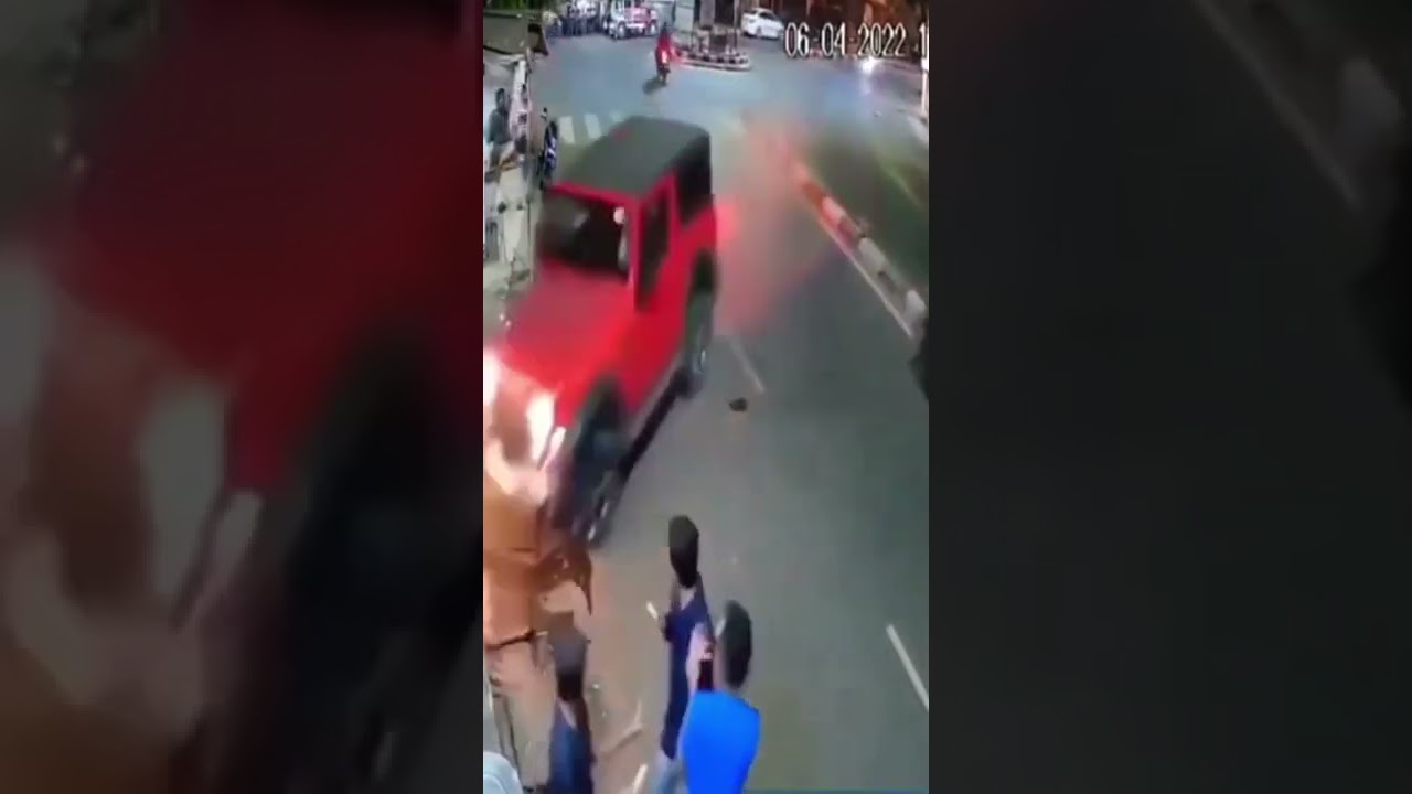 thar crash the highway - YouTube