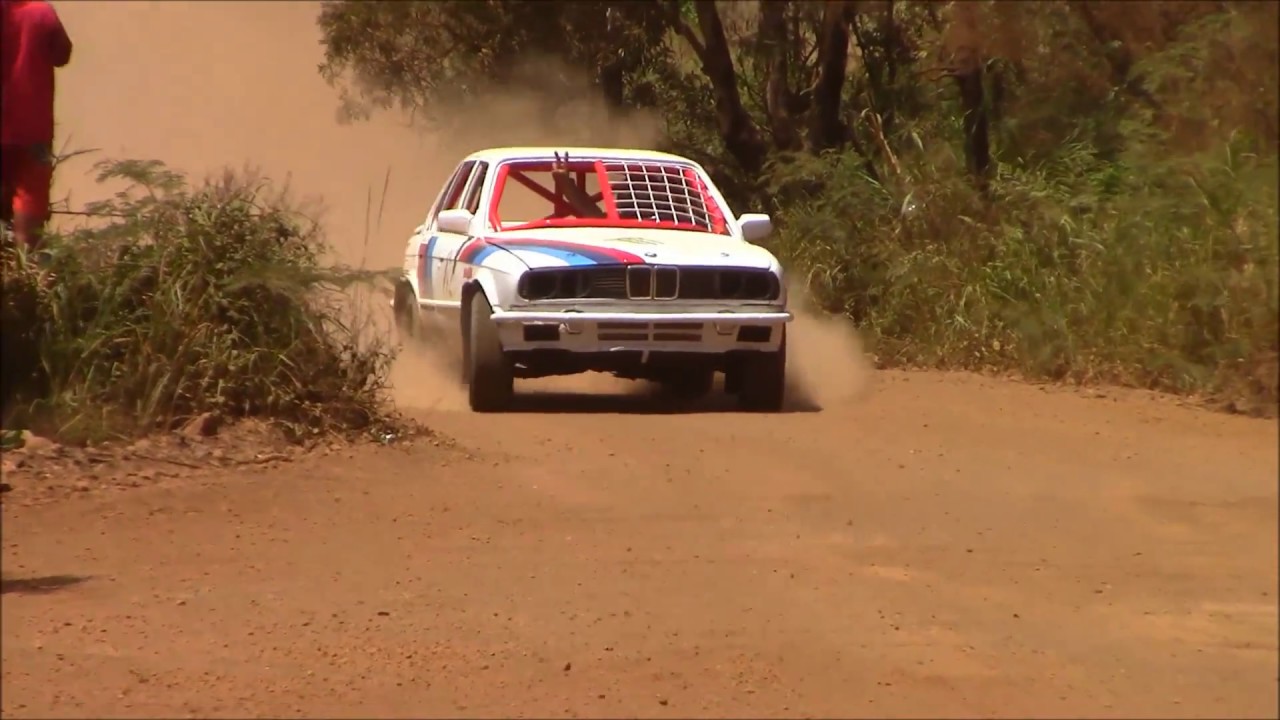 BMW E30 fun car Houailou Cap Bocage NC - YouTube