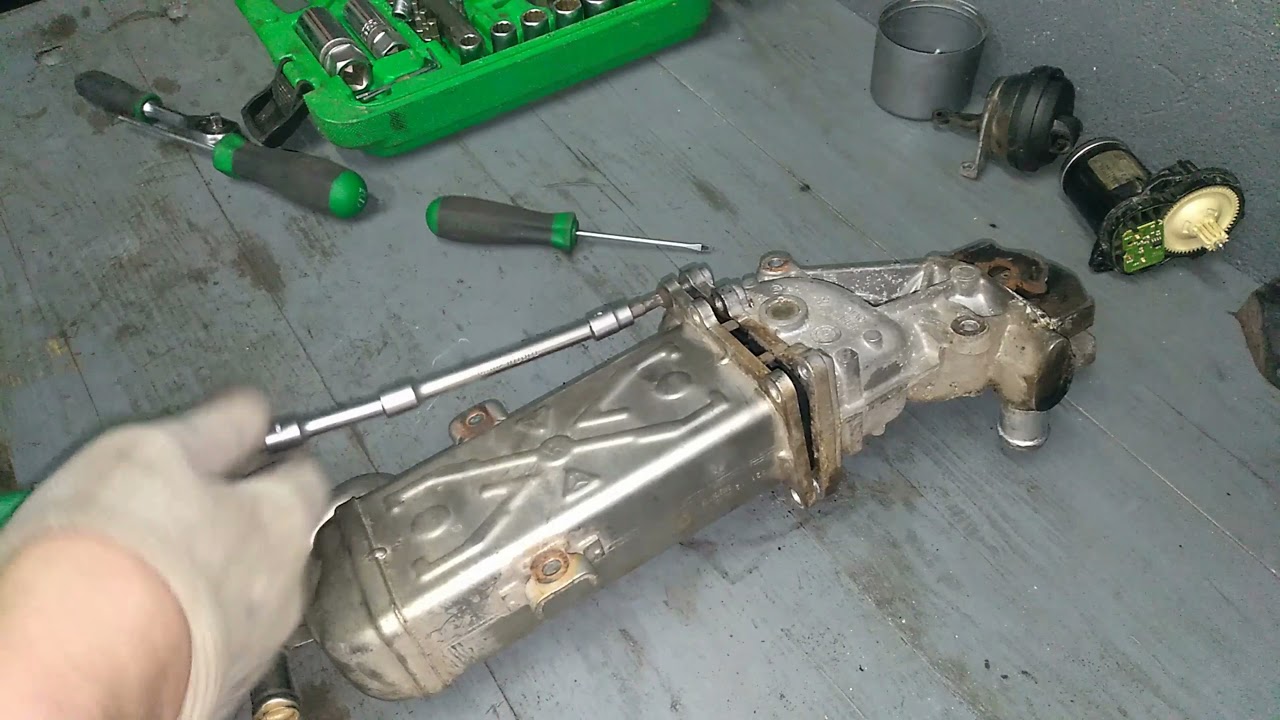 VW Caddy 2012 CAYC valve egr клапан егр - YouTube