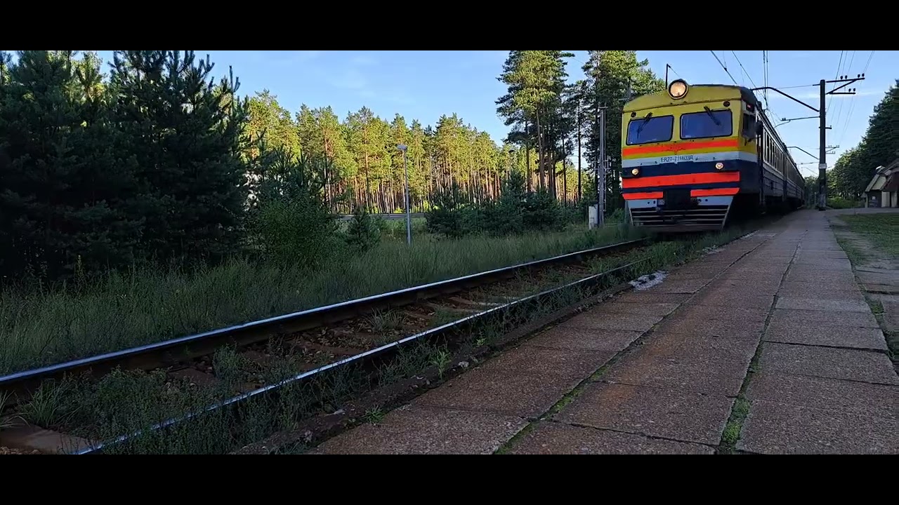 ER2T-7116 EMU at Ķīšupe station in Saulkrasti - YouTube
