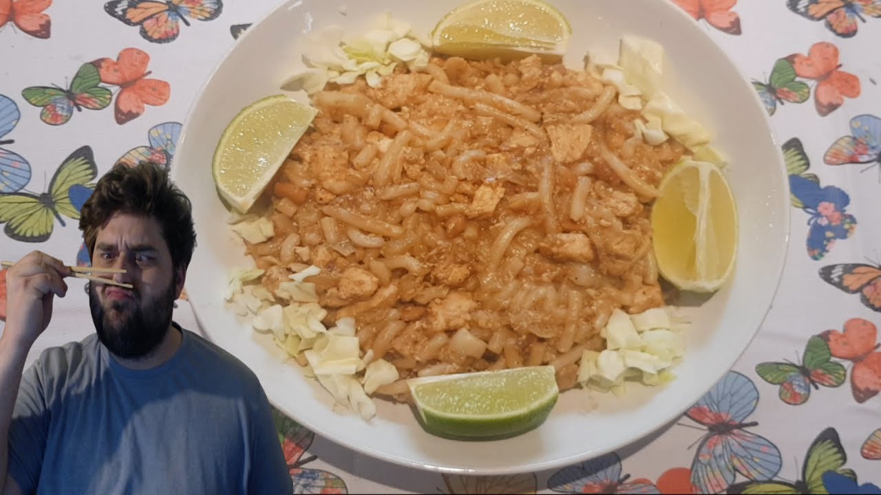 Chef Crypto is making Pad Thai - YouTube